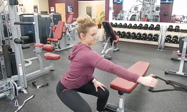 Single Arm Cable Squat Row